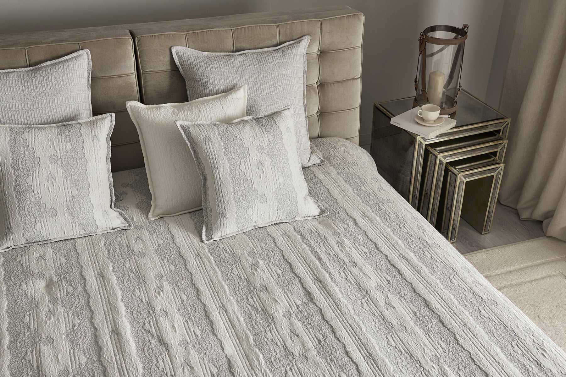 Quilt Api gioiose Macramé and Bees in linen - Mastro Raphael