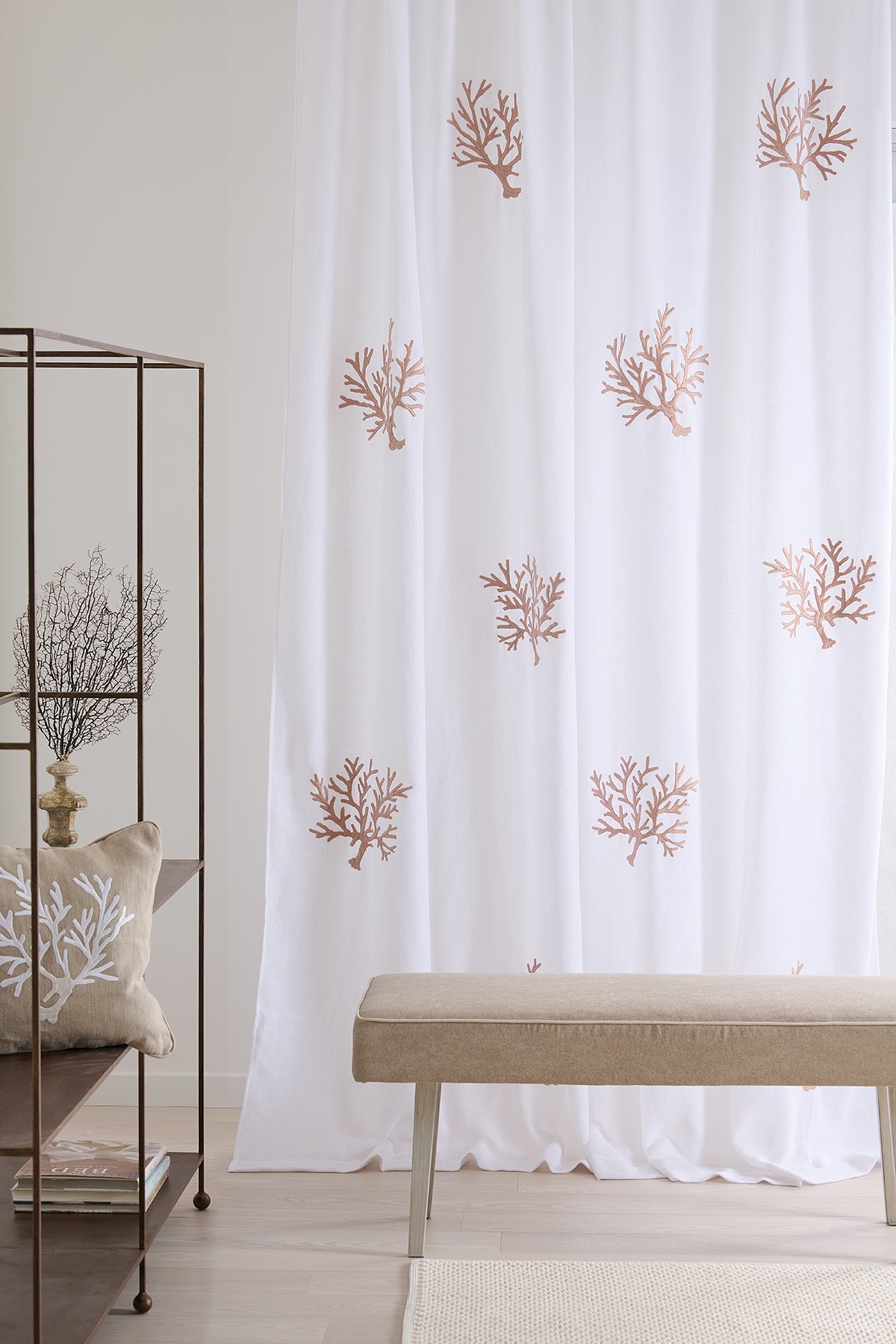 Corallomania curtain with allover embroidery - Mastro Raphael